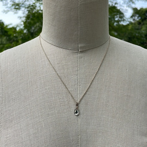 Yves Rocher | Jewelry | Yves Rocher Crystal Droplet Pendant Necklace ...